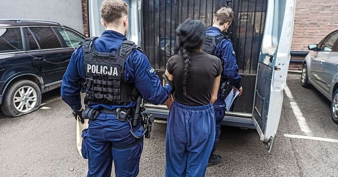 Zabrze. Oszustwo metodą „na lekarza”. Zabrzańscy policjanci zatrzymali ... Zabrze. Oszustwo metodą „na lekarza”. Zabrzańscy policjanci zatrzymali ...